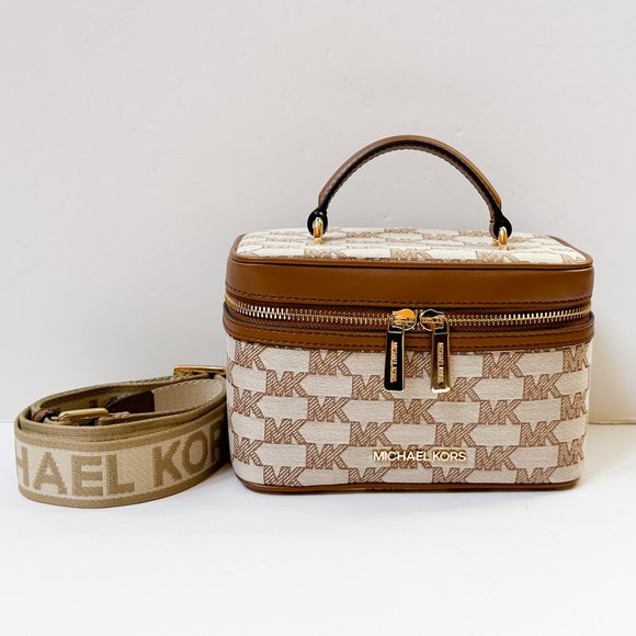 Michael Kors | Bags | Michael Kors Jet Set Item Md Zip Trunk Crossbody ...